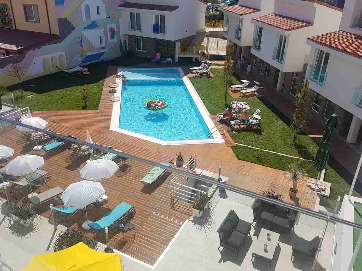 10 locuri de cazare la mare unde te simți la fel de bine ca afară