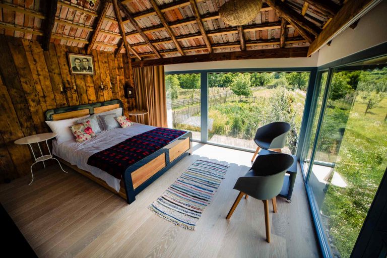 10 pensiuni aproape de București cochete și liniștite - Postmodern