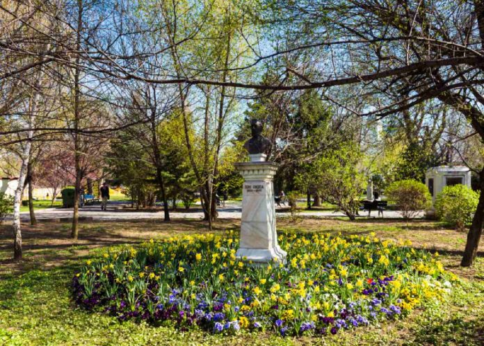 Parcuri din Bucuresti - TOP 18 parcuri interesante - Postmodern