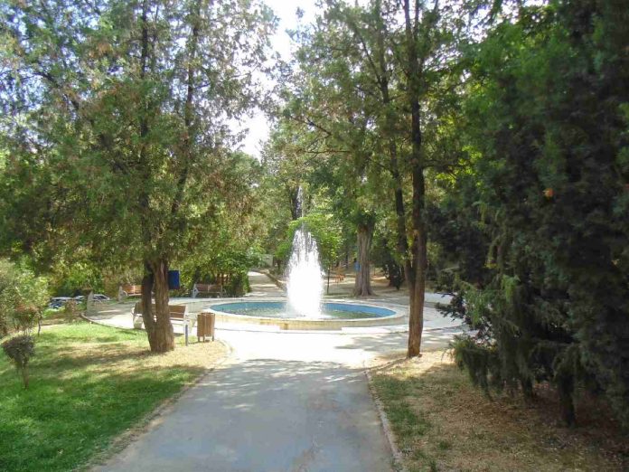 Parcuri din Bucuresti - TOP 18 parcuri interesante - Postmodern