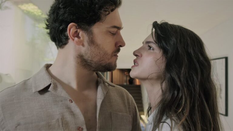 5 Seriale noi Netflix de văzut - Postmodern